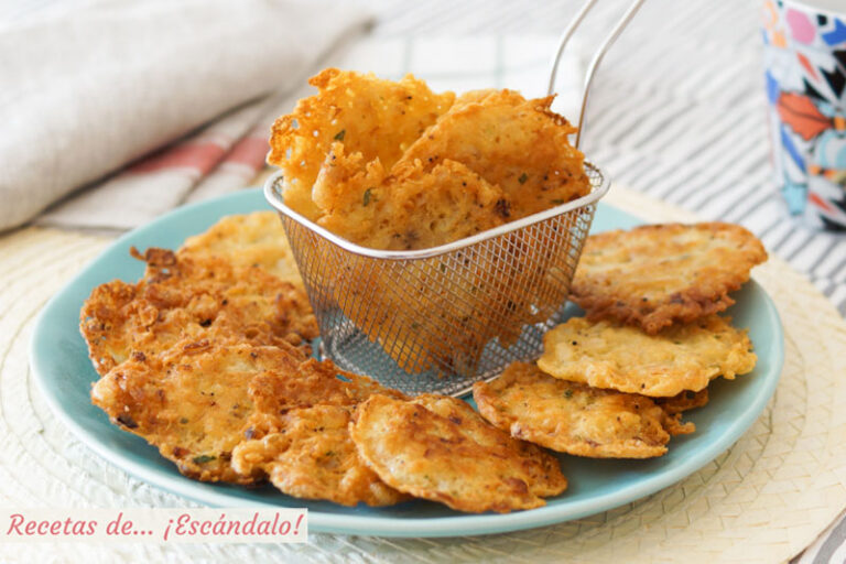 Merluza al horno con patatas panaderas y cebolla - Recetas de ¡Escándalo!
