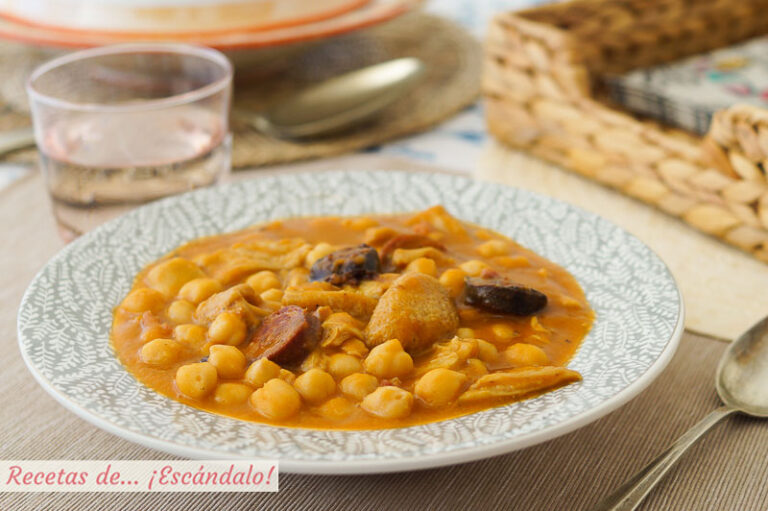 Callos con garbanzos increíblemente ricos. Receta tradicional y ...