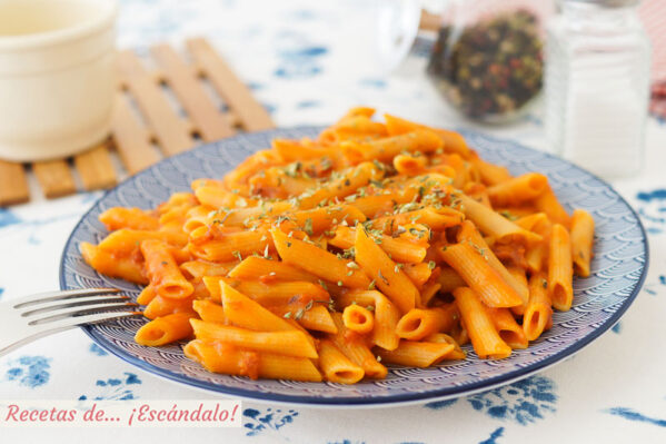 Espaguetis a la carbonara con nata, súper cremosos y ricos - Recetas de ...