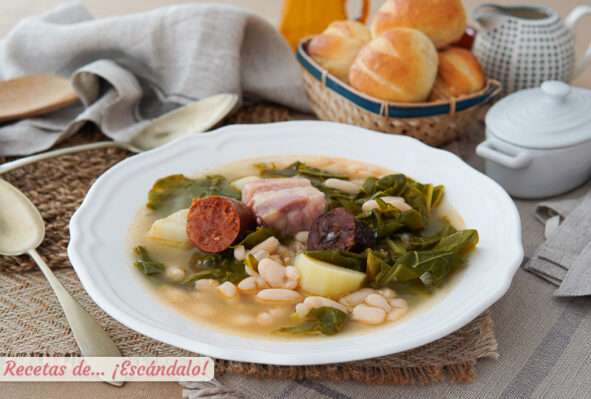 Pote asturiano con berzas y compango. Receta tradicional de cuchara ...